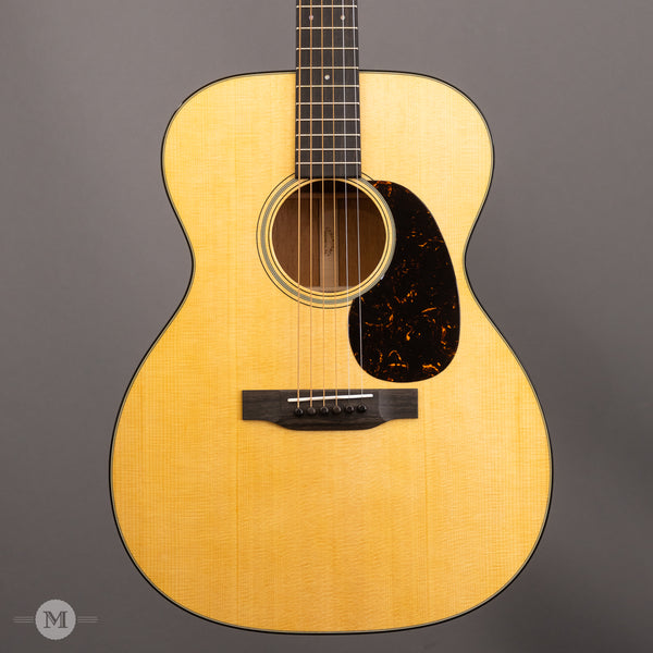 Martin Acoustic Guitars - 000-18 (2025) | Mass Street Music