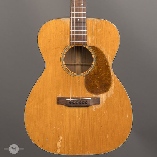 Martin Acoustic Guitars - 1945 000-18 | Mass Street Music